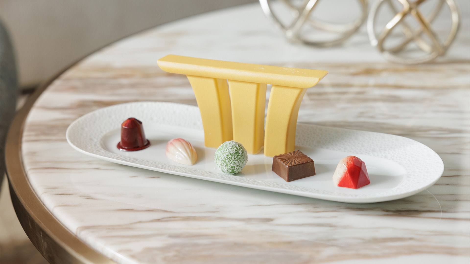 24-Hour In-Room Dining Services | Marina Bay Sands