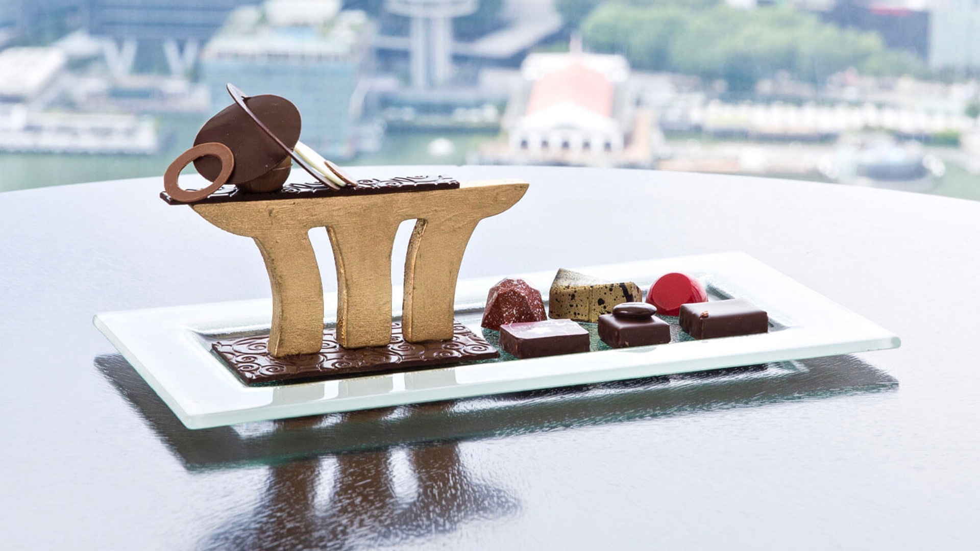 24-Hour In-Room Dining Services | Marina Bay Sands