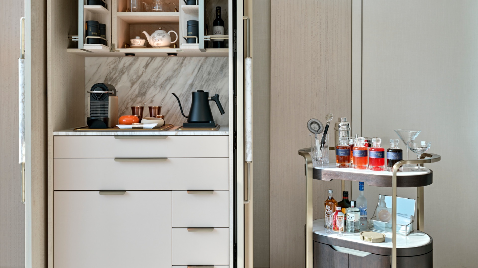 Paiza Club Room with complimentary afternoon tea | Marina Bay Sands