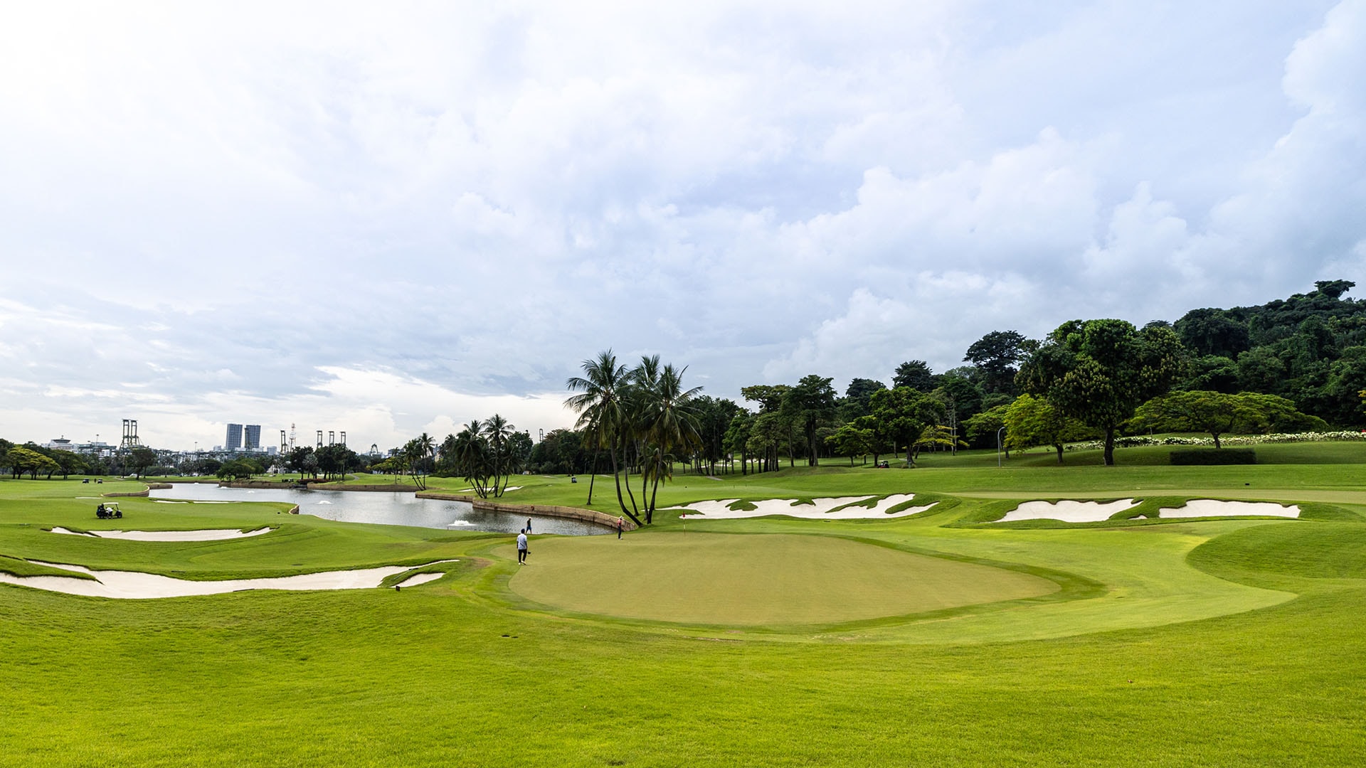 Paiza Golf | World of Paiza | Marina Bay Sands